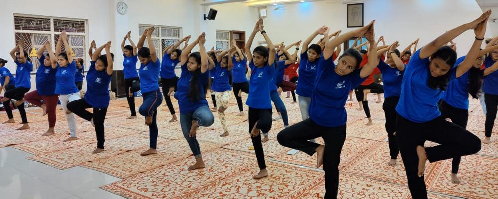 Teenage Girls Health Camp - Yoga Classes Bandra West & Khar, Mumbai | Yoga Central